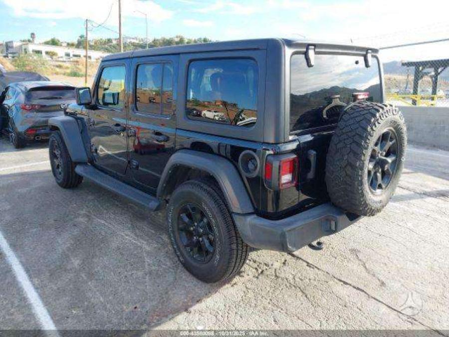 Black Jeep Wrangler 2022 in Klaipeda, with an engine capacity of 3.60 L and mileage of 76 thousand km for 15000 €, photo 3 on AUTOMOTO.COM.LV