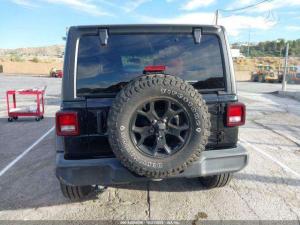 Black Jeep Wrangler 2022 in Klaipeda, with an engine capacity of 3.60 L and mileage of 76 thousand km for 15000 €, photo 16 on AUTOMOTO.COM.LV