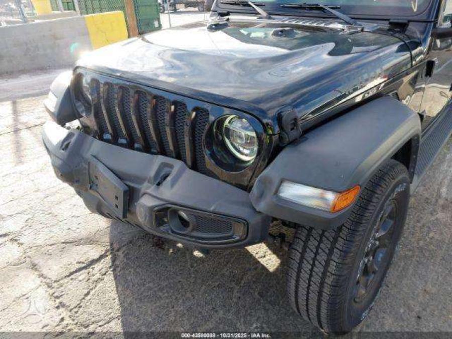 Black Jeep Wrangler 2022 in Klaipeda, with an engine capacity of 3.60 L and mileage of 76 thousand km for 15000 €, photo 18 on AUTOMOTO.COM.LV