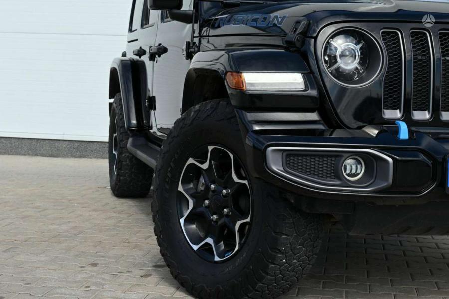 Black Jeep Wrangler 2022 in Kretinga, with an engine capacity of 2.00 L and mileage of 33 thousand km for 46999 €, photo 7 on AUTOMOTO.COM.LV