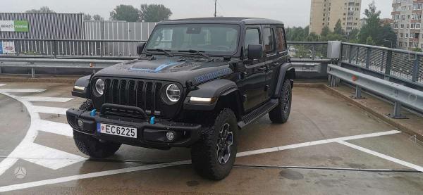 Black Jeep Wrangler 2022 in Kaunas, with an engine capacity of 2.00 L and mileage of 38 thousand km for 39000 €, photo 6 on AUTOMOTO.COM.LV