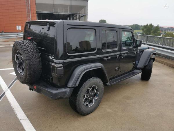 Black Jeep Wrangler 2022 in Kaunas, with an engine capacity of 2.00 L and mileage of 38 thousand km for 39000 €, photo 9 on AUTOMOTO.COM.LV