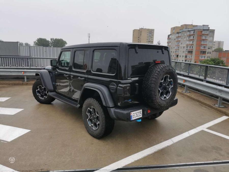Black Jeep Wrangler 2022 in Kaunas, with an engine capacity of 2.00 L and mileage of 38 thousand km for 39000 €, photo 12 on AUTOMOTO.COM.LV