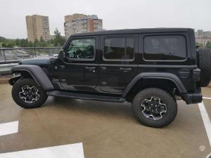 Black Jeep Wrangler 2022 in Kaunas, with an engine capacity of 2.00 L and mileage of 38 thousand km for 39000 €, photo 13 on AUTOMOTO.COM.LV