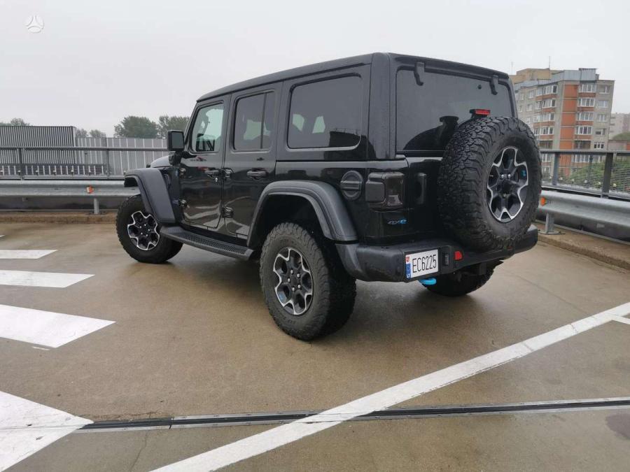 Black Jeep Wrangler 2022 in Kaunas, with an engine capacity of 2.00 L and mileage of 38 thousand km for 39000 €, photo 15 on AUTOMOTO.COM.LV