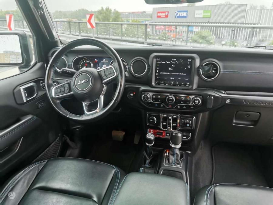 Black Jeep Wrangler 2022 in Kaunas, with an engine capacity of 2.00 L and mileage of 38 thousand km for 39000 €, photo 20 on AUTOMOTO.COM.LV