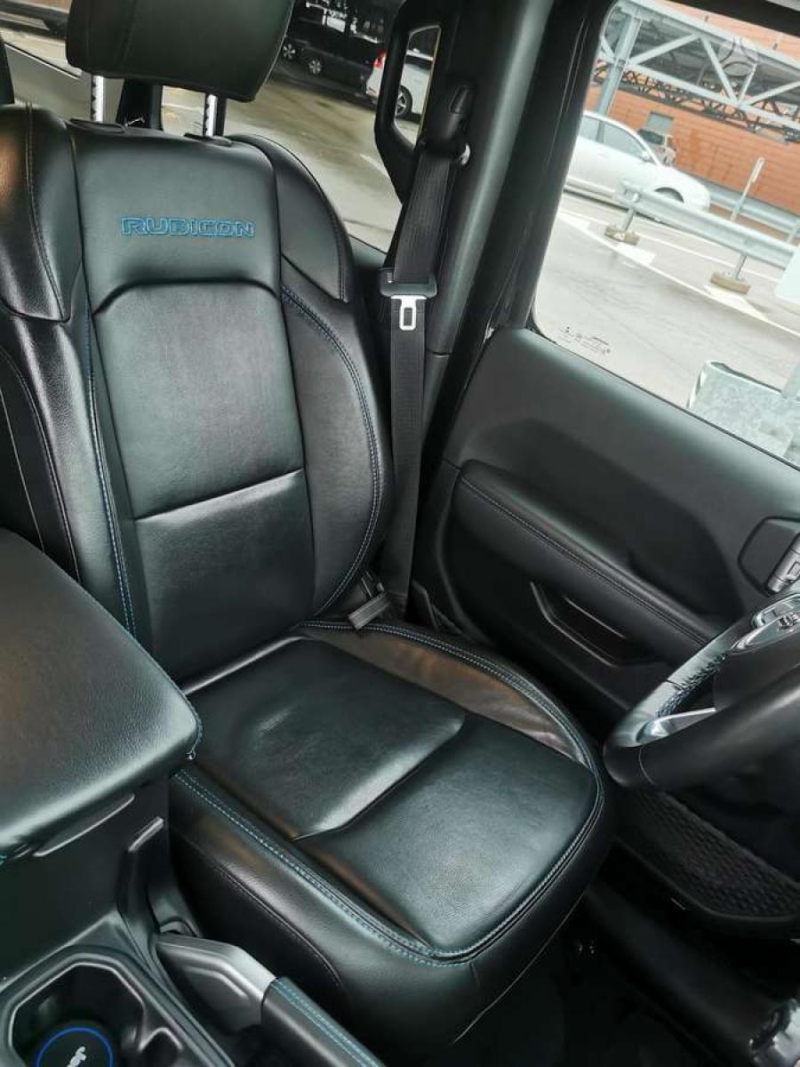 Black Jeep Wrangler 2022 in Kaunas, with an engine capacity of 2.00 L and mileage of 38 thousand km for 39000 €, photo 26 on AUTOMOTO.COM.LV
