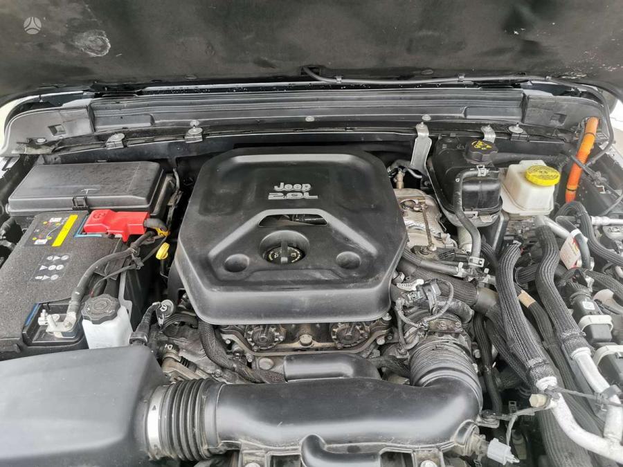 Black Jeep Wrangler 2022 in Kaunas, with an engine capacity of 2.00 L and mileage of 38 thousand km for 39000 €, photo 28 on AUTOMOTO.COM.LV