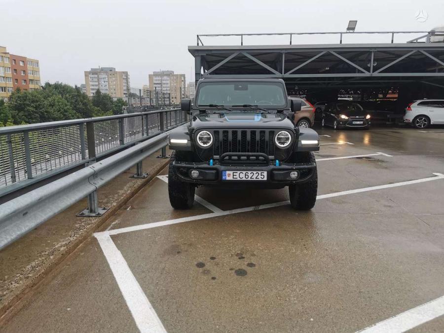Black Jeep Wrangler 2022 in Kaunas, with an engine capacity of 2.00 L and mileage of 38 thousand km for 39000 €, photo 29 on AUTOMOTO.COM.LV