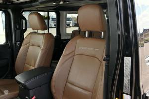 Black Jeep Wrangler 2022 in Kretinga, with an engine capacity of 2.00 L and mileage of 33 thousand km for 42999 €, photo 22 on AUTOMOTO.COM.LV