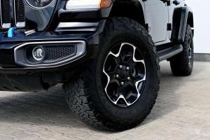 Black Jeep Wrangler 2022 in Kretinga, with an engine capacity of 2.00 L and mileage of 33 thousand km for 42999 €, photo 6 on AUTOMOTO.COM.LV