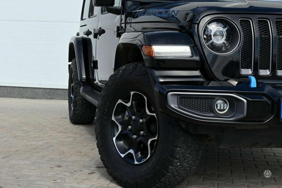 Black Jeep Wrangler 2022 in Kretinga, with an engine capacity of 2.00 L and mileage of 33 thousand km for 42999 €, photo 7 on AUTOMOTO.COM.LV