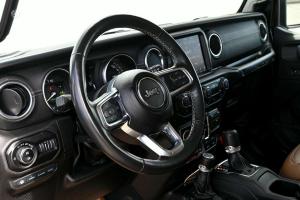 Black Jeep Wrangler 2022 in Kretinga, with an engine capacity of 2.00 L and mileage of 33 thousand km for 42999 €, photo 23 on AUTOMOTO.COM.LV