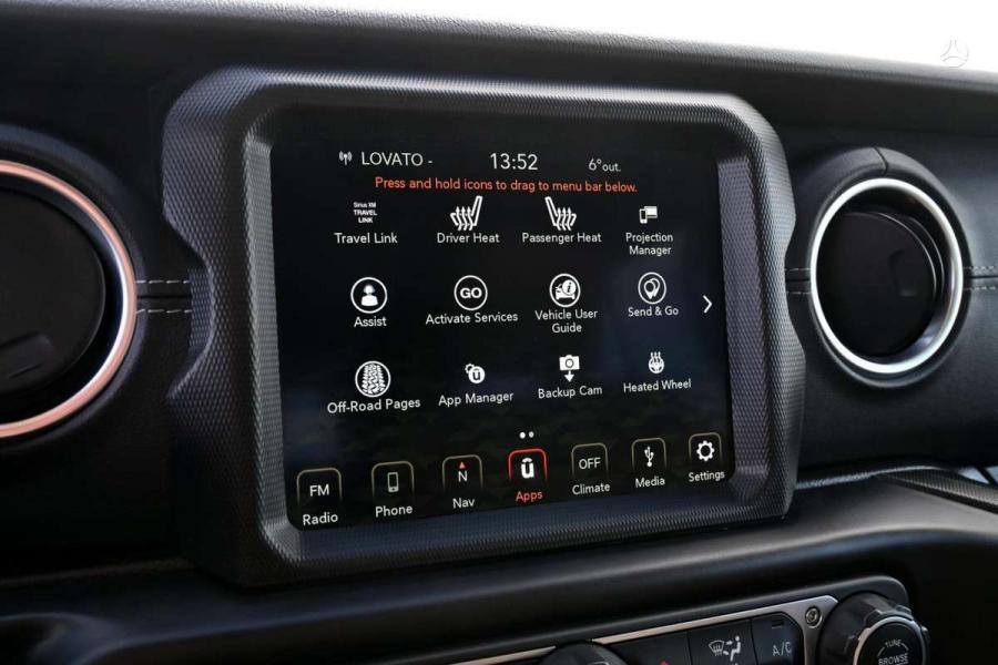 Black Jeep Wrangler 2022 in Kretinga, with an engine capacity of 2.00 L and mileage of 33 thousand km for 42999 €, photo 36 on AUTOMOTO.COM.LV