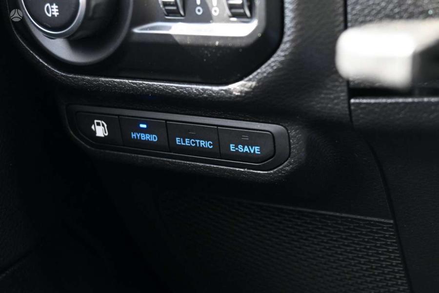 Black Jeep Wrangler 2022 in Kretinga, with an engine capacity of 2.00 L and mileage of 33 thousand km for 42999 €, photo 39 on AUTOMOTO.COM.LV