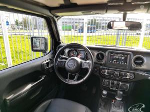 Black Jeep Wrangler 2022 in Klaipeda, with an engine capacity of 3.60 L and mileage of 106 thousand km for 31900 €, photo 5 on AUTOMOTO.COM.LV