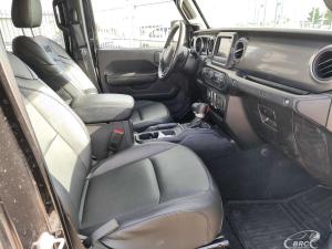 Black Jeep Wrangler 2022 in Klaipeda, with an engine capacity of 3.60 L and mileage of 106 thousand km for 31900 €, photo 9 on AUTOMOTO.COM.LV