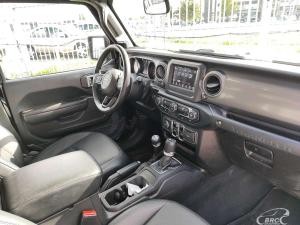 Black Jeep Wrangler 2022 in Klaipeda, with an engine capacity of 3.60 L and mileage of 106 thousand km for 31900 €, photo 10 on AUTOMOTO.COM.LV