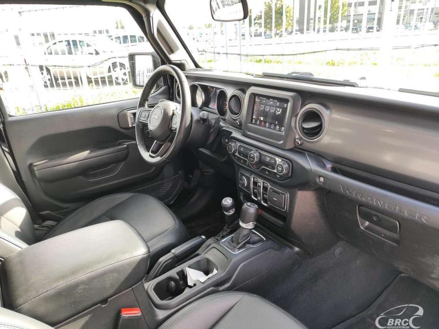 Black Jeep Wrangler 2022 in Klaipeda, with an engine capacity of 3.60 L and mileage of 106 thousand km for 31900 €, photo 10 on AUTOMOTO.COM.LV