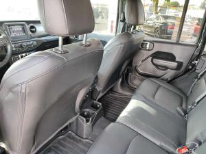 Black Jeep Wrangler 2022 in Klaipeda, with an engine capacity of 3.60 L and mileage of 106 thousand km for 31900 €, photo 18 on AUTOMOTO.COM.LV