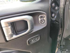 Black Jeep Wrangler 2022 in Klaipeda, with an engine capacity of 3.60 L and mileage of 106 thousand km for 31900 €, photo 22 on AUTOMOTO.COM.LV