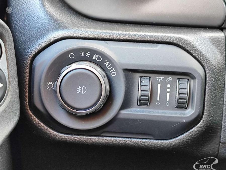 Black Jeep Wrangler 2022 in Klaipeda, with an engine capacity of 3.60 L and mileage of 106 thousand km for 31900 €, photo 25 on AUTOMOTO.COM.LV