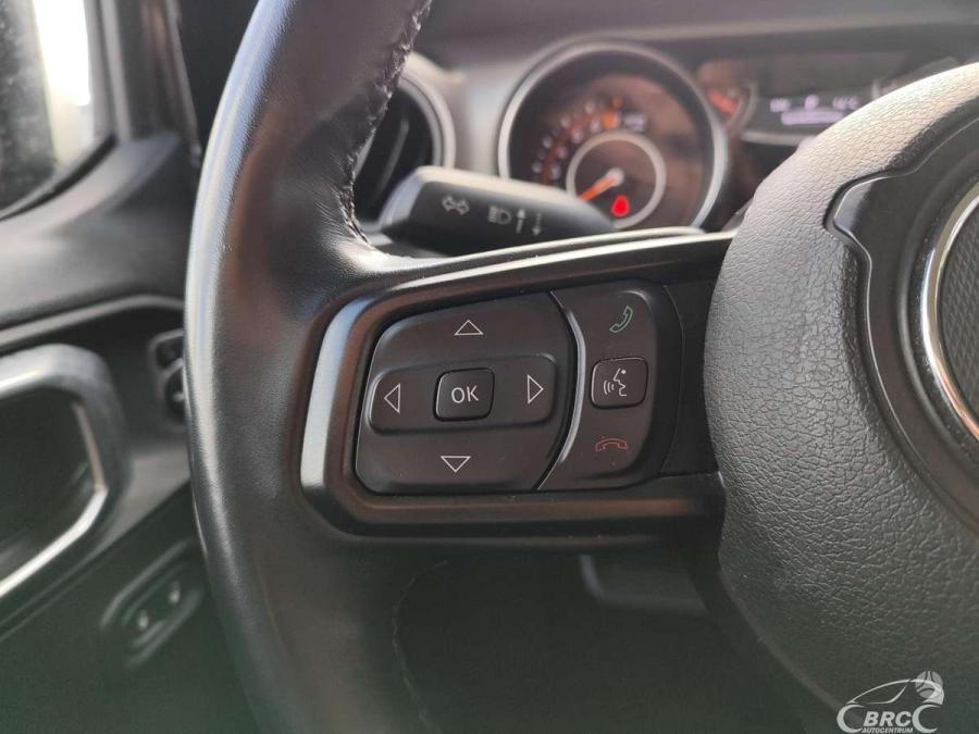 Black Jeep Wrangler 2022 in Klaipeda, with an engine capacity of 3.60 L and mileage of 106 thousand km for 31900 €, photo 26 on AUTOMOTO.COM.LV