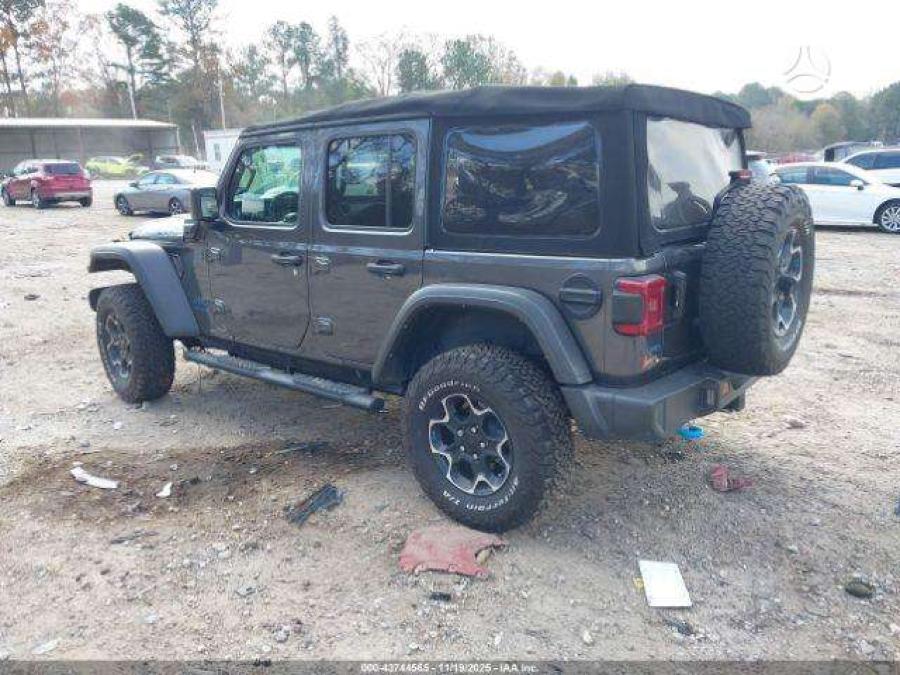 Black Jeep Wrangler 2023 in Klaipeda, with an engine capacity of 2.00 L and mileage of 45 thousand km for 14500 €, photo 3 on AUTOMOTO.COM.LV