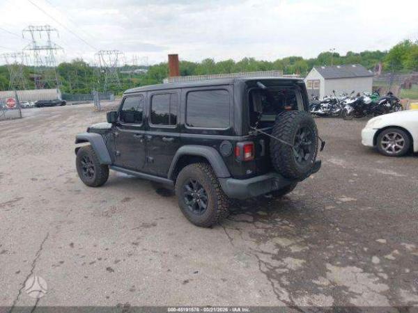 Black Jeep Wrangler 2023 in Klaipeda, with an engine capacity of 2.00 L and mileage of 50 thousand km for 13700 €, photo 3 on AUTOMOTO.COM.LV
