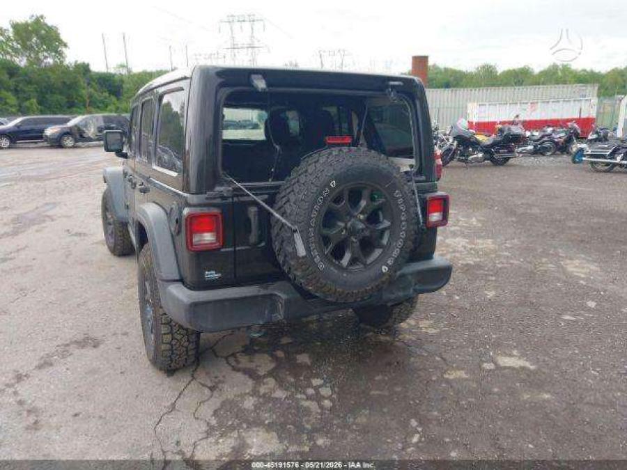 Black Jeep Wrangler 2023 in Klaipeda, with an engine capacity of 2.00 L and mileage of 50 thousand km for 13700 €, photo 7 on AUTOMOTO.COM.LV