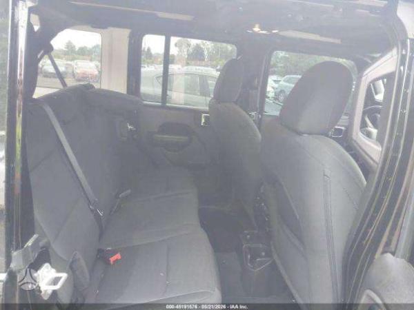 Black Jeep Wrangler 2023 in Klaipeda, with an engine capacity of 2.00 L and mileage of 50 thousand km for 13700 €, photo 8 on AUTOMOTO.COM.LV