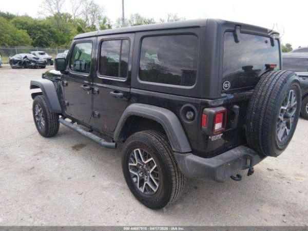 Black Jeep Wrangler 2023 in Klaipeda, with an engine capacity of 2.00 L and mileage of 101 thousand km for 9100 €, photo 2 on AUTOMOTO.COM.LV