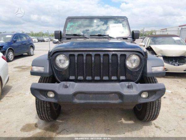 Black Jeep Wrangler 2023 in Klaipeda, with an engine capacity of 2.00 L and mileage of 101 thousand km for 9100 €, photo 5 on AUTOMOTO.COM.LV