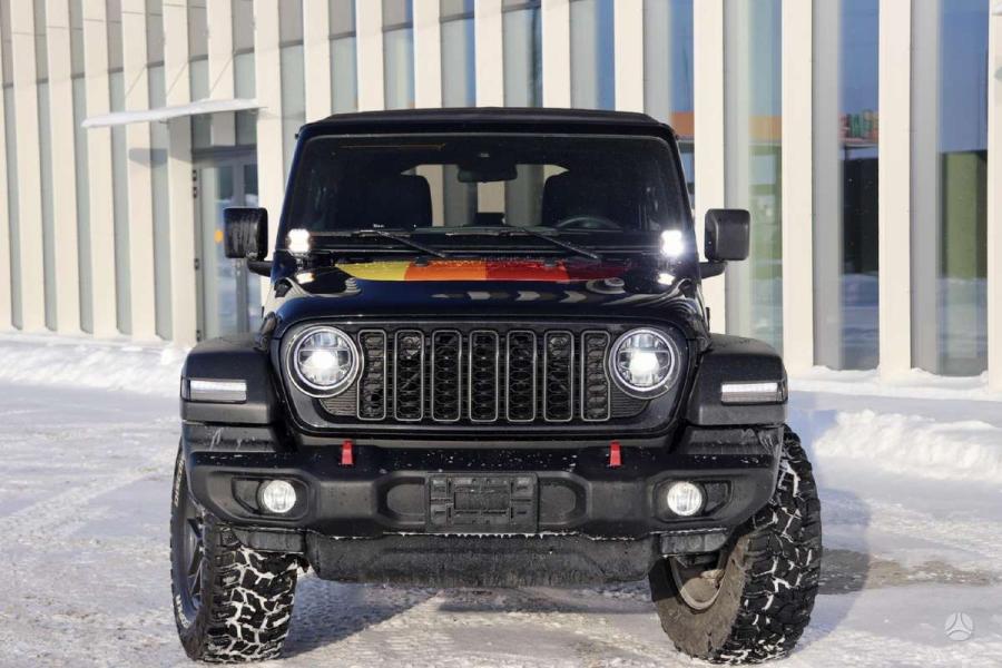 Black Jeep Wrangler 2024 in Vilnius, with an engine capacity of 2.00 L and mileage of 39 thousand km for 38999 €, photo 7 on AUTOMOTO.COM.LV