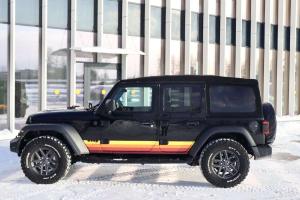 Black Jeep Wrangler 2024 in Vilnius, with an engine capacity of 2.00 L and mileage of 39 thousand km for 38999 €, photo 9 on AUTOMOTO.COM.LV