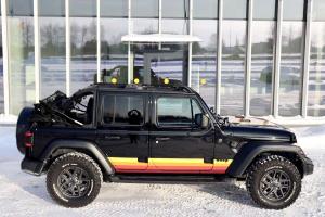 Black Jeep Wrangler 2024 in Vilnius, with an engine capacity of 2.00 L and mileage of 39 thousand km for 38999 €, photo 12 on AUTOMOTO.COM.LV