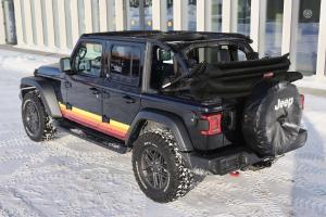 Black Jeep Wrangler 2024 in Vilnius, with an engine capacity of 2.00 L and mileage of 39 thousand km for 38999 €, photo 13 on AUTOMOTO.COM.LV