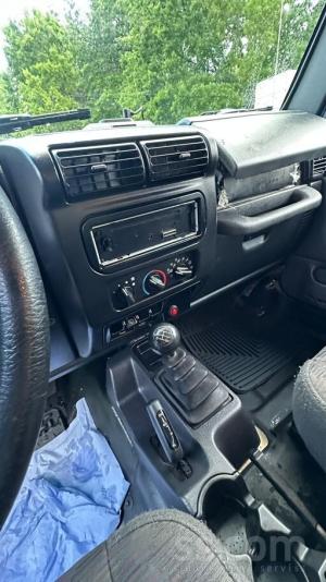 Melns Jeep Wrangler 2004 Rīga, ar dzinēja tilpumu 4.00 L un nobraukumu 204 tūkst. km par 6900 €, foto 6 vietnē AUTOMOTO.COM.LV