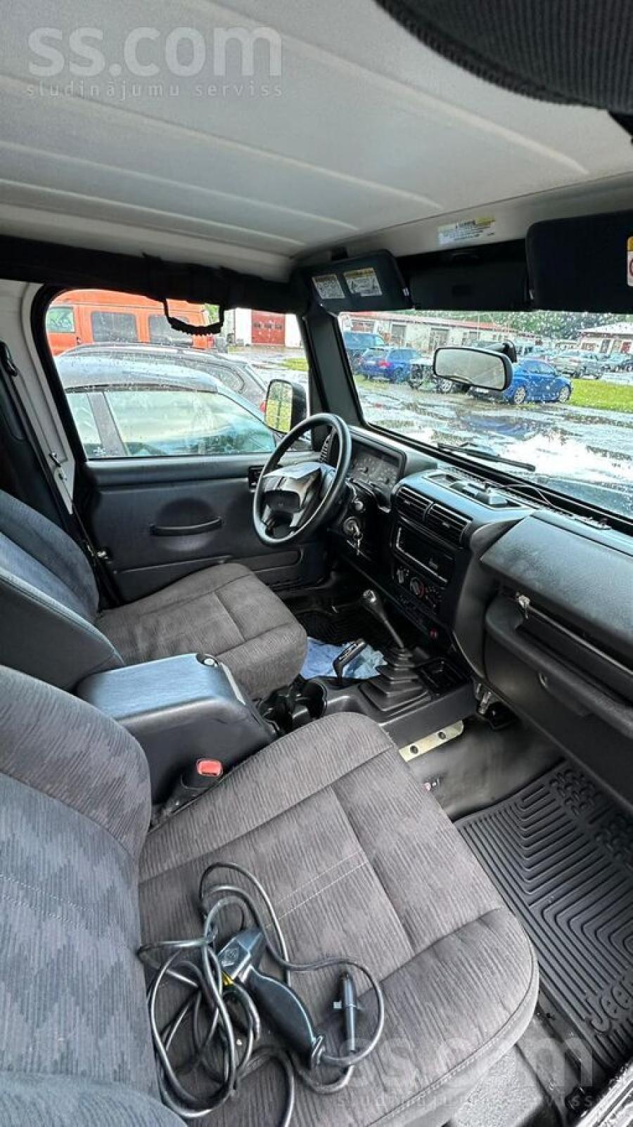 Melns Jeep Wrangler 2004 Rīga, ar dzinēja tilpumu 4.00 L un nobraukumu 204 tūkst. km par 6900 €, foto 7 vietnē AUTOMOTO.COM.LV