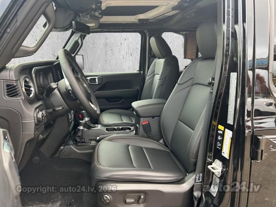 Black Jeep Wrangler 2026 in Tallinn, with an engine capacity of 2.00 L and mileage of 5 thousand km for 68990 €, photo 3 on AUTOMOTO.COM.LV