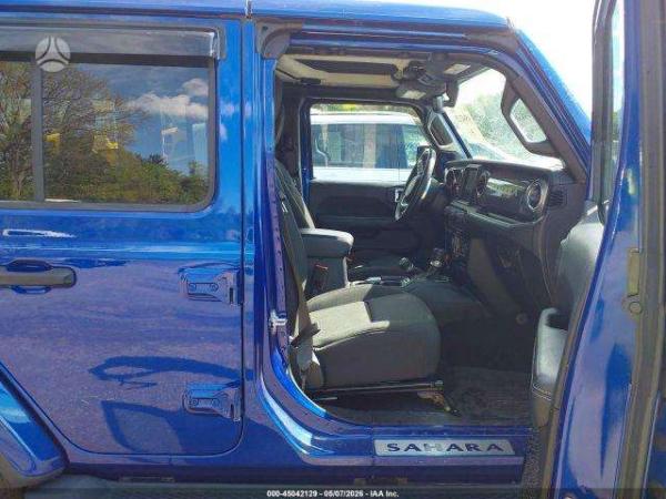 Blue Jeep Wrangler 2018 in Klaipeda, with an engine capacity of 3.60 L and mileage of 123 thousand km for 7600 €, photo 5 on AUTOMOTO.COM.LV