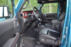 Zils Jeep Wrangler 2020 Rīga, ar dzinēja tilpumu 2.00 L un nobraukumu 42 tūkst. km par 37900 €, foto 4 vietnē AUTOMOTO.COM.LV