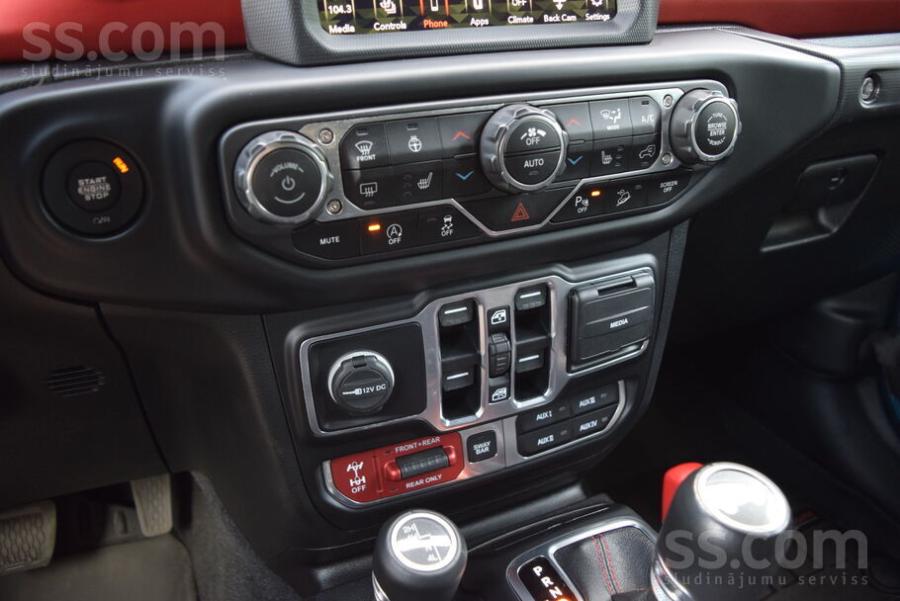 Zils Jeep Wrangler 2020 Rīga, ar dzinēja tilpumu 2.00 L un nobraukumu 42 tūkst. km par 37900 €, foto 8 vietnē AUTOMOTO.COM.LV