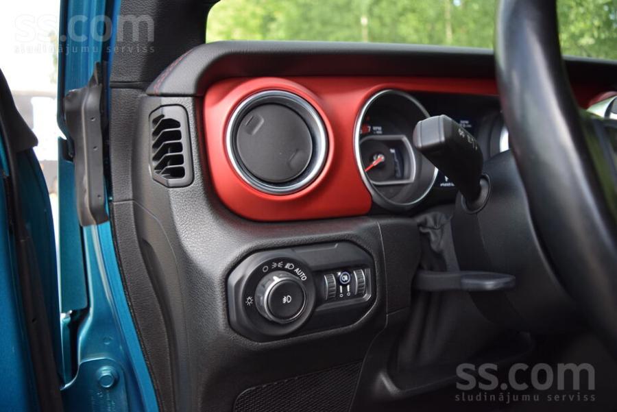 Zils Jeep Wrangler 2020 Rīga, ar dzinēja tilpumu 2.00 L un nobraukumu 42 tūkst. km par 37900 €, foto 13 vietnē AUTOMOTO.COM.LV