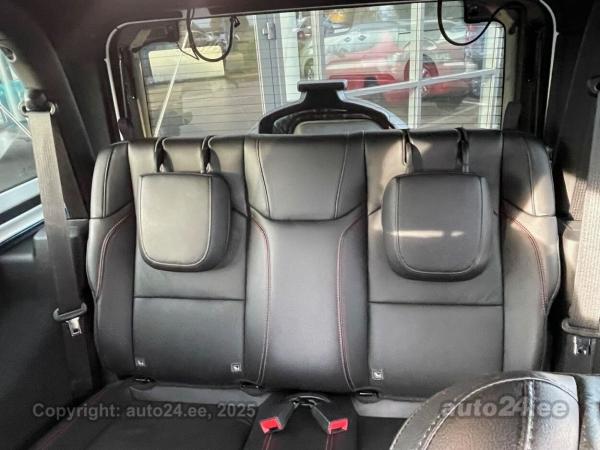 Zils Jeep Wrangler 2022 Tartu, ar dzinēja tilpumu 2.10 L un nobraukumu 10 tūkst. km par 54990 €, foto 11 vietnē AUTOMOTO.COM.LV