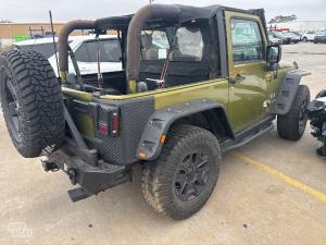 Jeep Wrangler 2007 Viļņa, ar dzinēja tilpumu 3.80 L un nobraukumu 220 tūkst. km par 8100 €, foto 14 vietnē AUTOMOTO.COM.LV