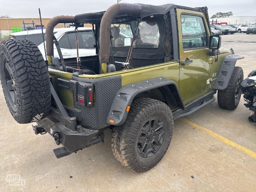 Jeep Wrangler 2007 Viļņa, ar dzinēja tilpumu 3.80 L un nobraukumu 220 tūkst. km par 8100 €, foto 14 vietnē AUTOMOTO.COM.LV