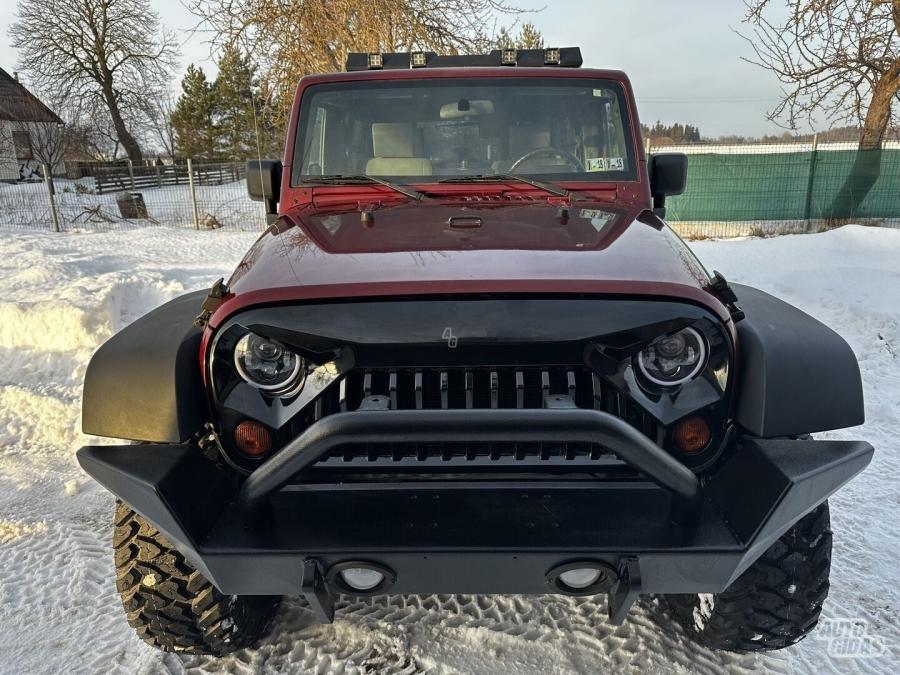 Jeep Wrangler 2010 in Siauliai, with an engine capacity of 3.70 L and mileage of 165 thousand km for 10200 €, photo 1 on AUTOMOTO.COM.LV