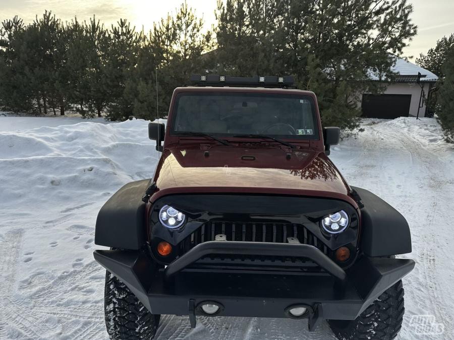 Jeep Wrangler 2010 in Siauliai, with an engine capacity of 3.70 L and mileage of 165 thousand km for 10200 €, photo 8 on AUTOMOTO.COM.LV