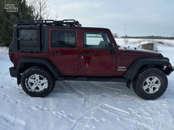 Jeep Wrangler 2010 in Siauliai, with an engine capacity of 3.70 L and mileage of 165 thousand km for 10500 €, photo 10 on AUTOMOTO.COM.LV